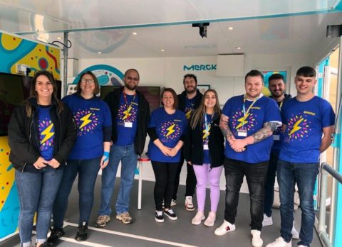 Irvine: School Pupils Enjoy Merck’s Curiosity Cube Science Visit ...